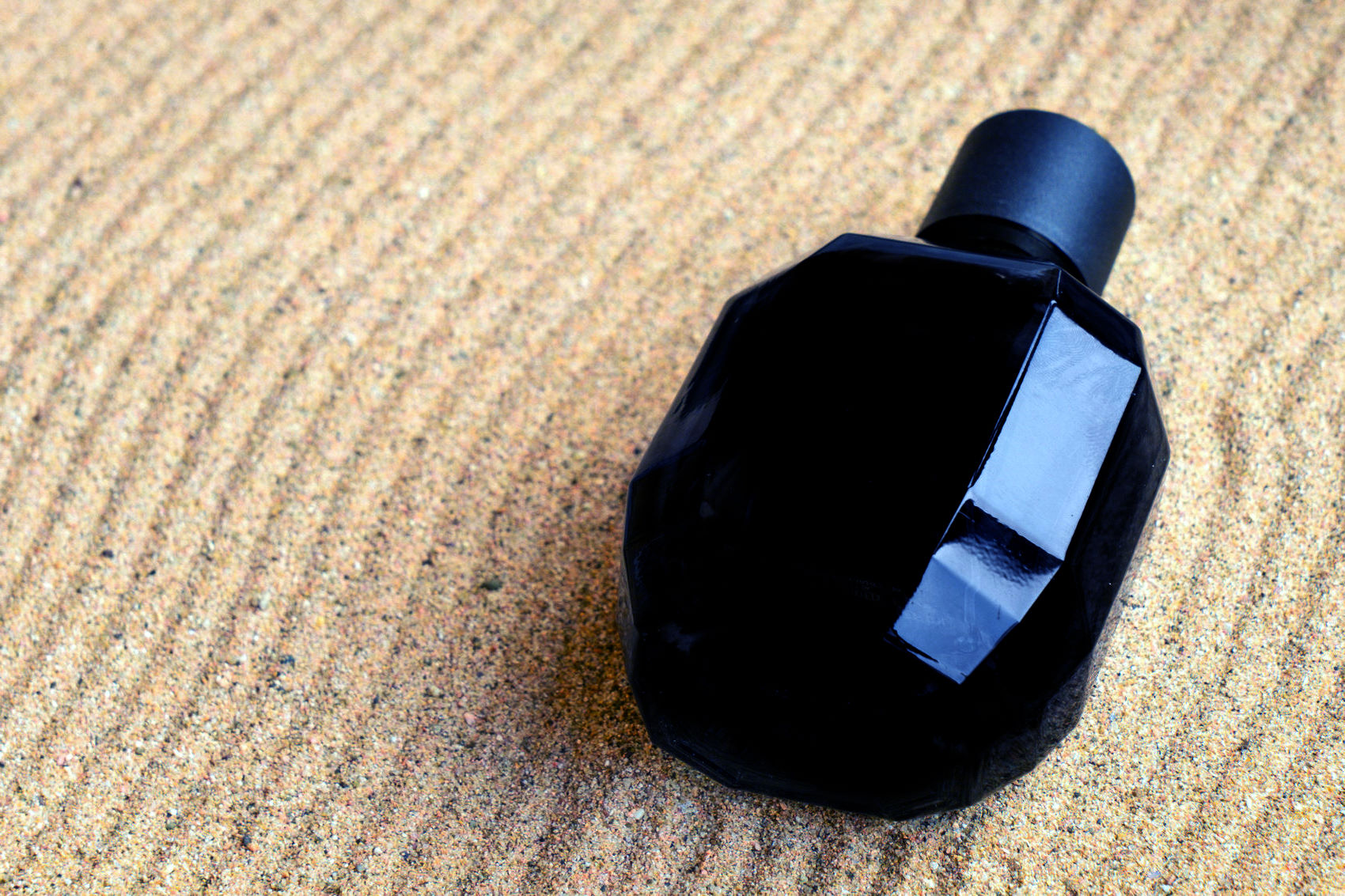 Does Heat Ruin Cologne? How to Save Your Scent from the Heat – Zermat USA